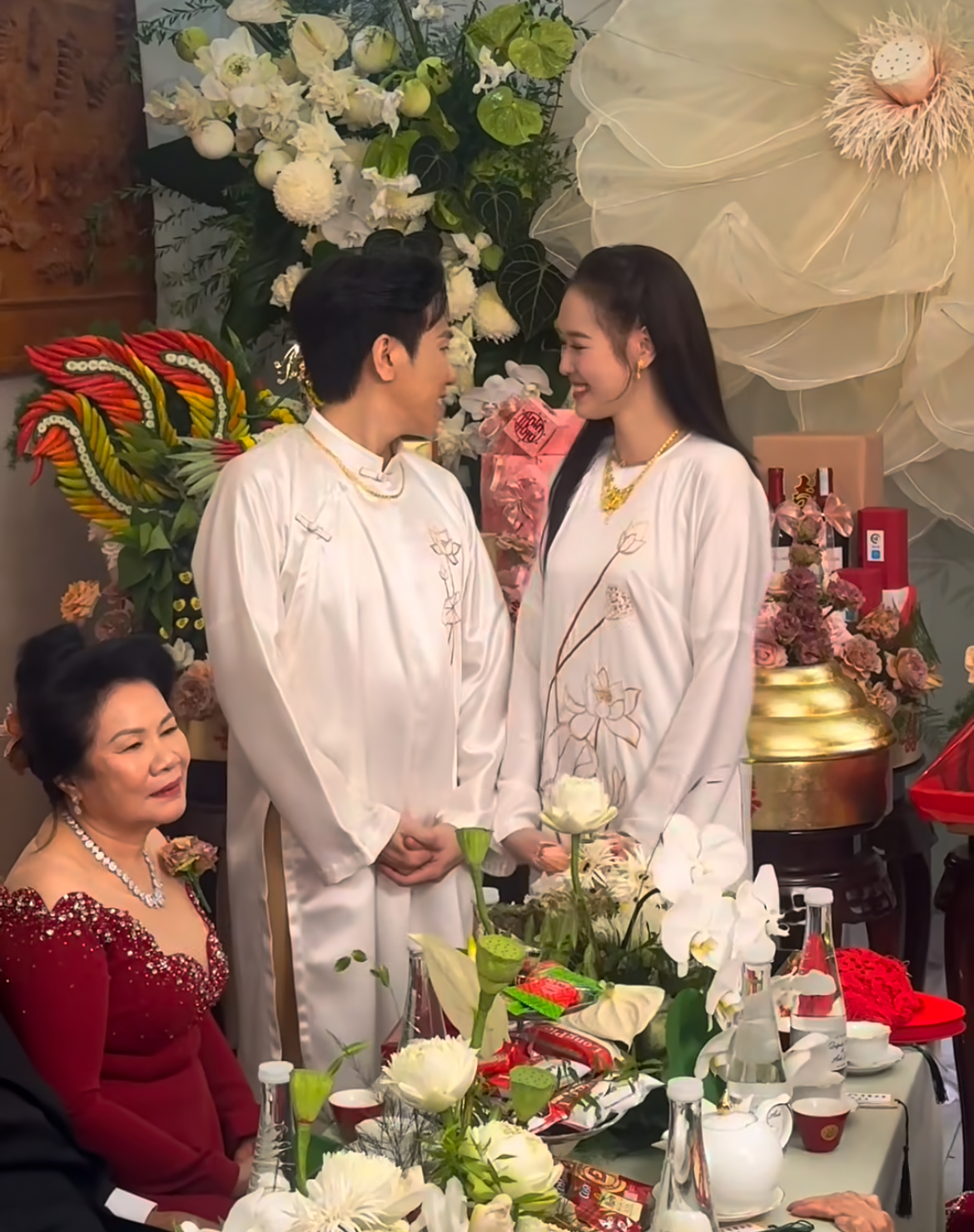 HOT: Anh Đức và bạn gái kém 12 tuổi về chung một nhà